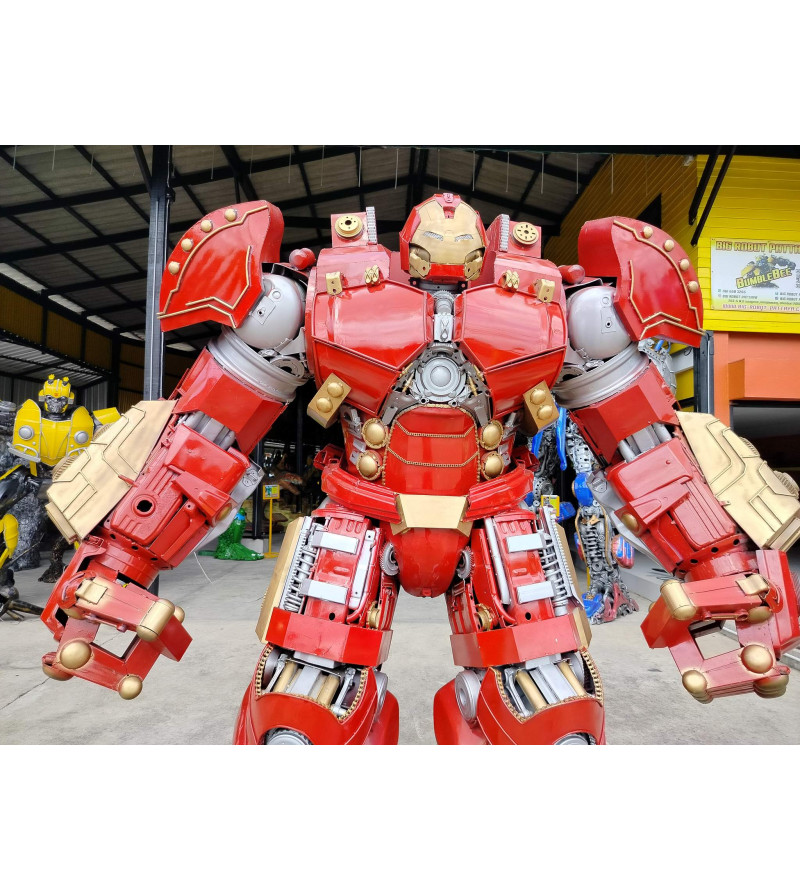 The gigantic Hulk Buster – 255 cm tall action figure for collectors
